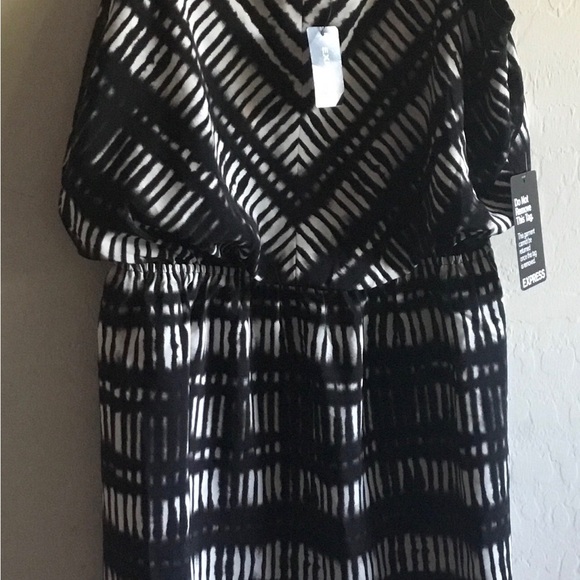 Express | Dresses | Express Monochrome Geometric Midi Dress | Poshmark